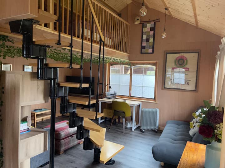 Rural Self Contained Cabin Retreat - 스테이닝