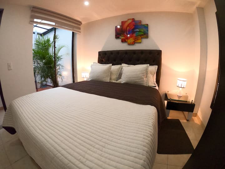 Beautiful 2 Bed Condo. 15 Mins To Airport! - Bogota El Dorado Airport (BOG)