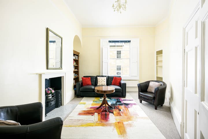 Ensuite Elegance In Large Georgian Townhouse - Bath