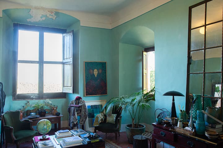 Castle & Estate Close To Bcn - Pontons
