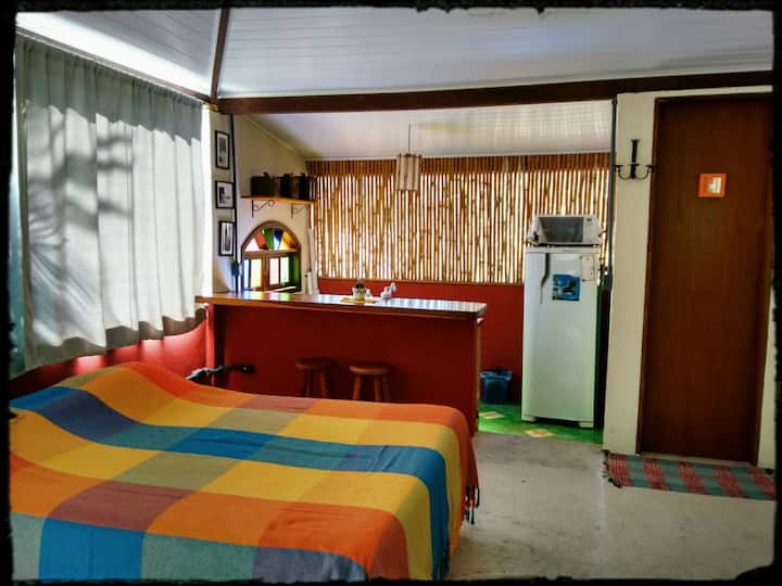 Chalé Florinha: Charmoso, Ar Cond. & Praticidade - Ilhabela