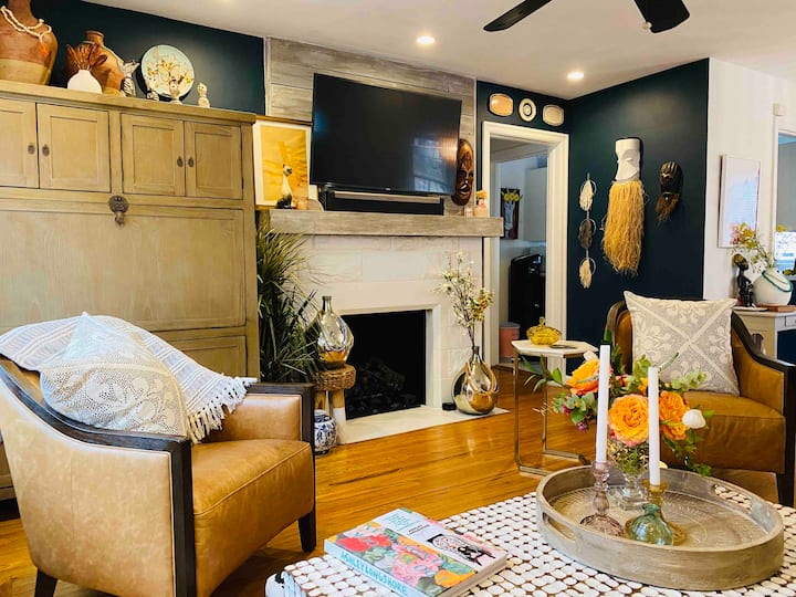 The Sanctuary On Primrose Ave- Beautiful Bungalow! - Carmel, IN