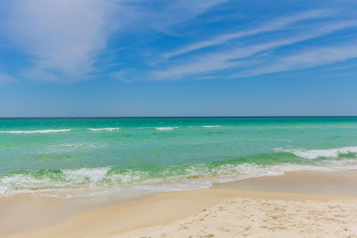 3 Br Condo Steps From Beach With All The Amenities - Destin, FL