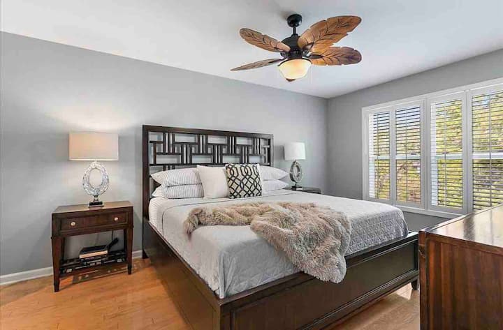 Serene 3br Riverfront Retreat - Jacksonville, FL