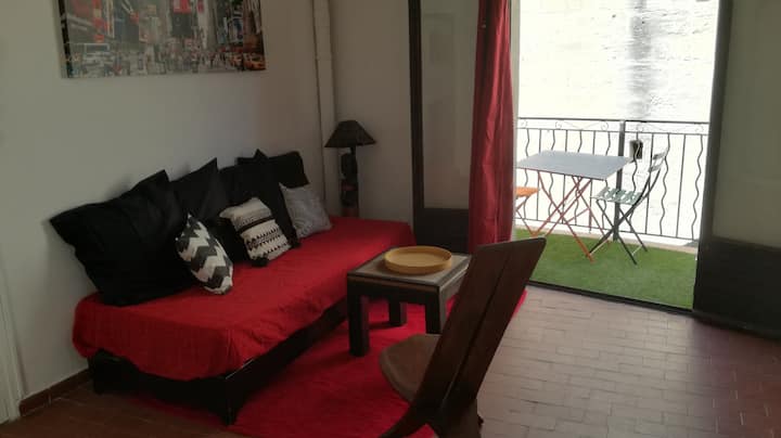 Studio Avec Balcon, Wifi Et
Proche Gare Centre - Avignon