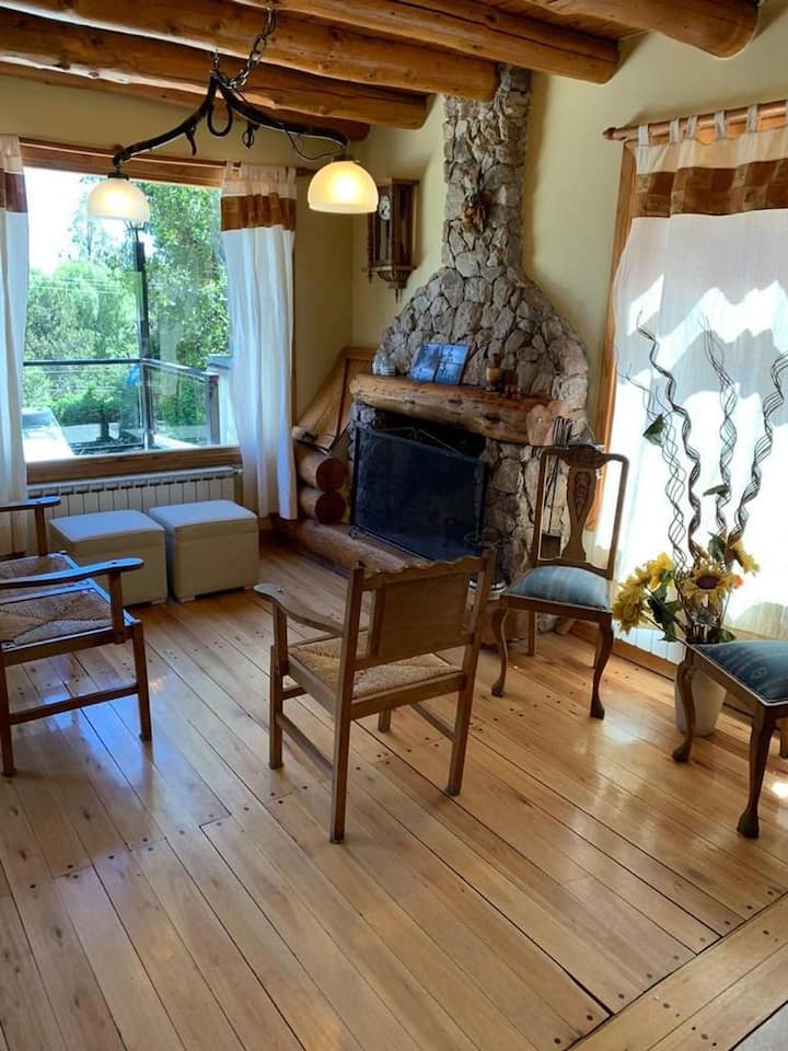 Casa Grande En El Bosque - San Carlos de Bariloche
