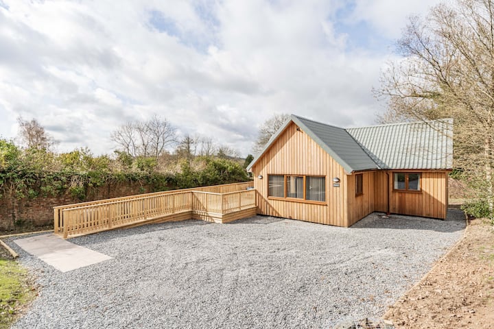 Osprey Lodge 1 With Hot Tub, Sleeping 4 - Newton Stewart