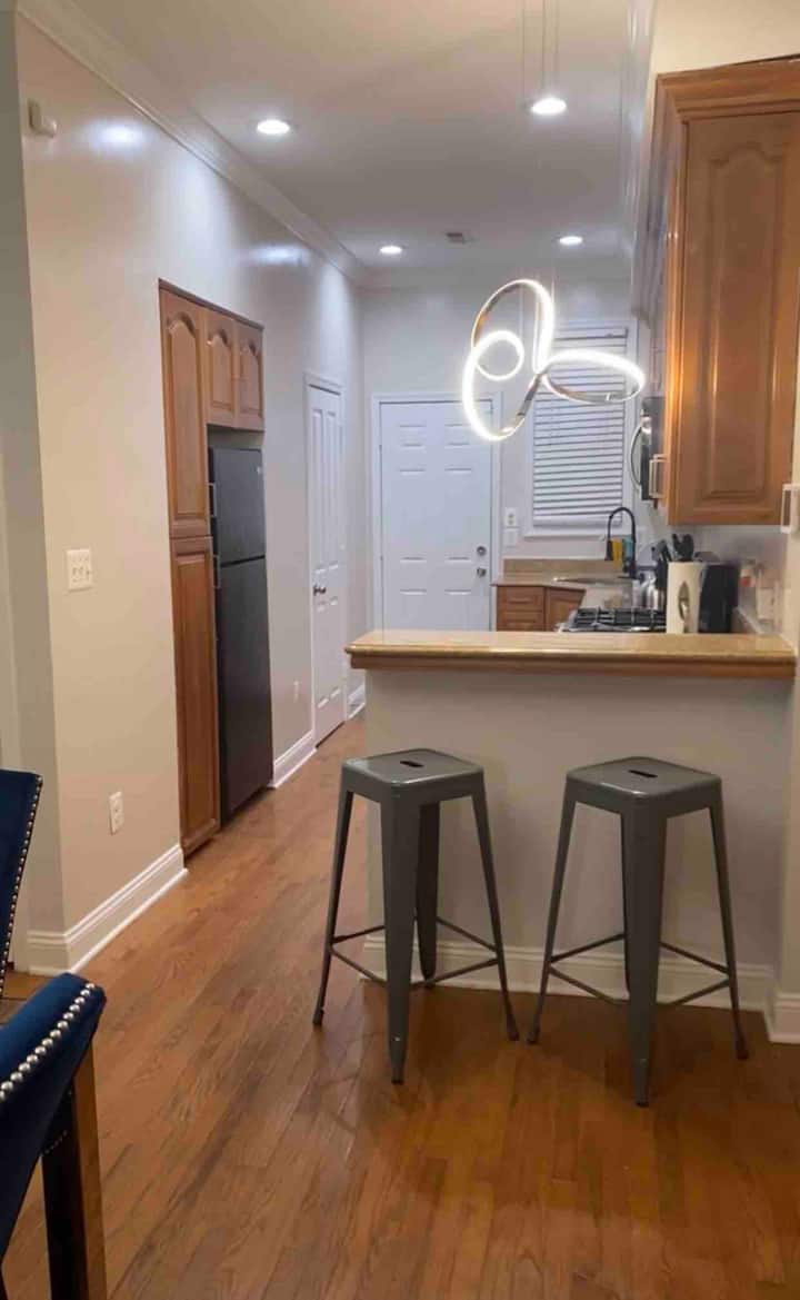 Beautiful 3 Bedroom Near Downtown! - Baltimore, MD