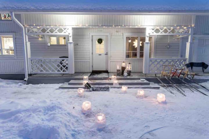 Koti Luonnon Ja Palveluiden ääRellä + Auto - Lapland