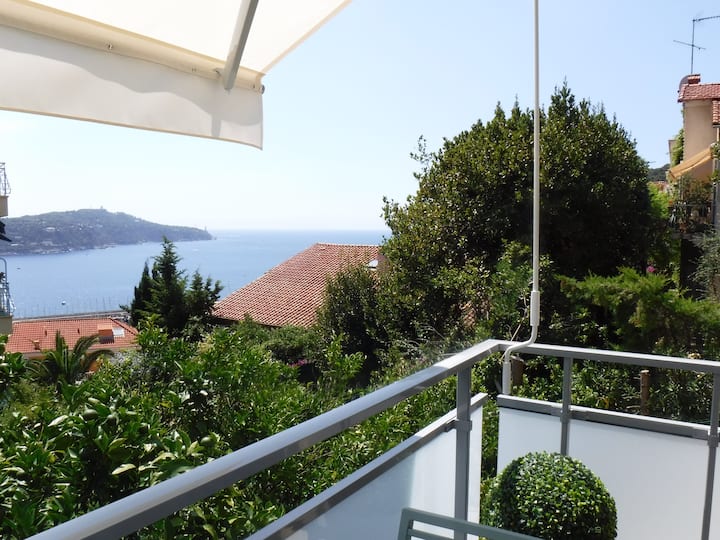 Superbe Studio Très Lumineux Avec Balcon  Vue Mer - Villefranche-sur-Mer