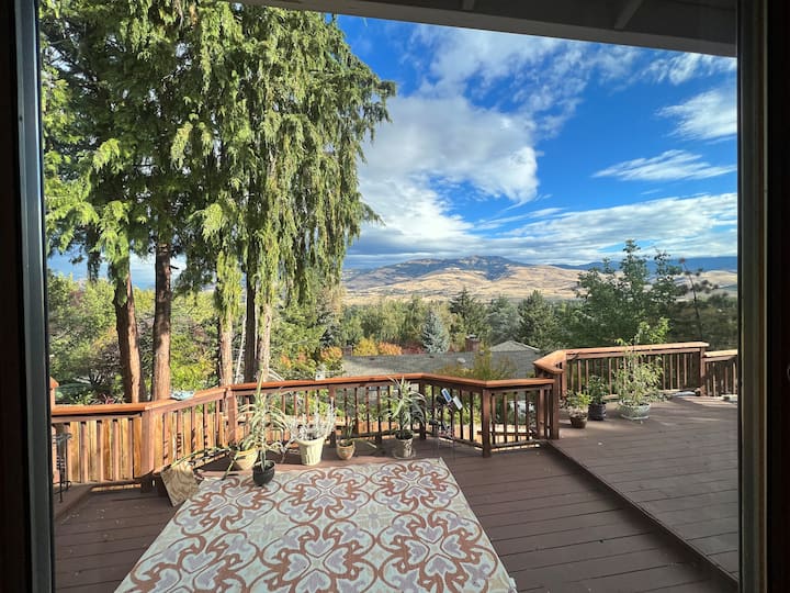 The Artist’s Overlook — Walk To Town - Ashland, OR