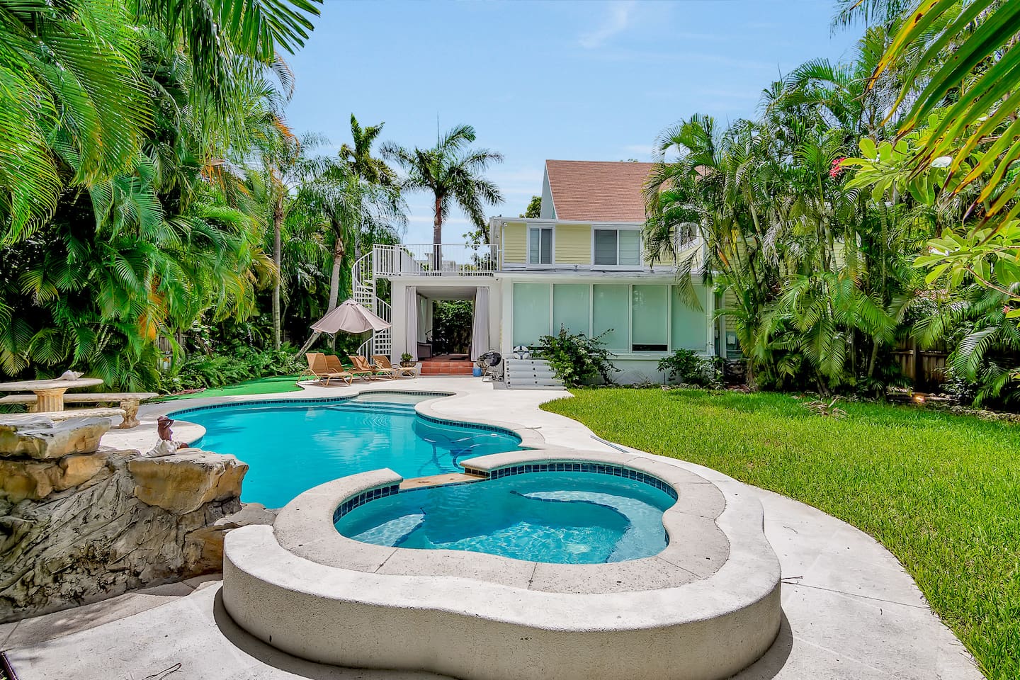 10 Gorgeous Villas In Miami That Are Perfect For Your Stay