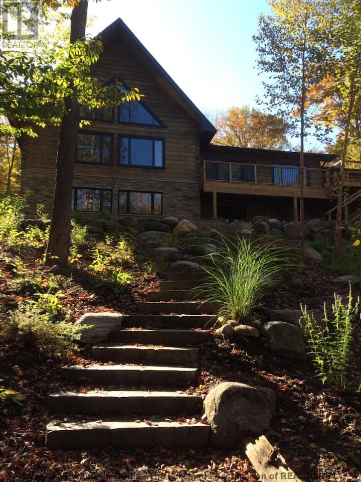 Log Home On Echo Lake - Huntsville