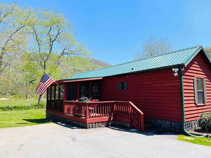 Sparrow Cabin River Vista Rabun County, Ga 2br 1ba - Dillard, GA