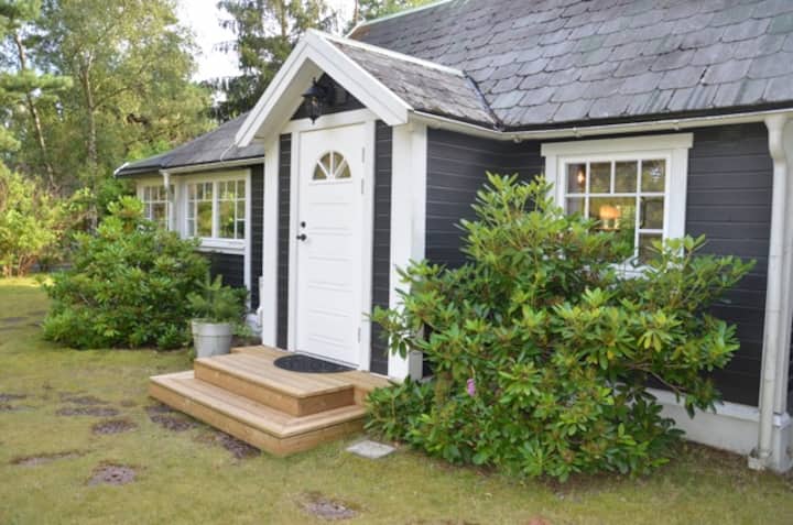 Welcoming Cottage Close To The Beach - Vellinge