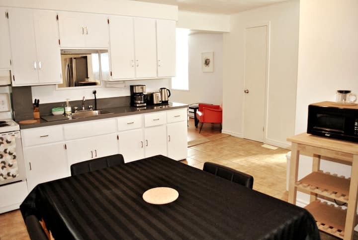 Appartement Spacieux Au Centre-ville De Québec - Quebec City