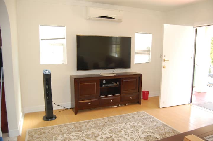 Superb Newly Remodeled In Adams Historical Area - Beverly Hills, CA