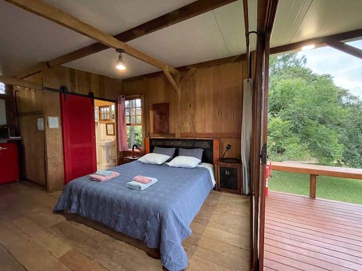 Cabana Chinesa Em Ibiúna Próxima Estrada Do Vinho - Ibiúna