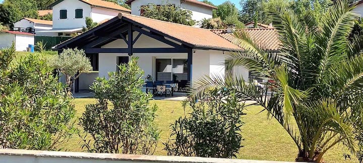 Maison Basque De Plain Pied Au Calme - Hasparren