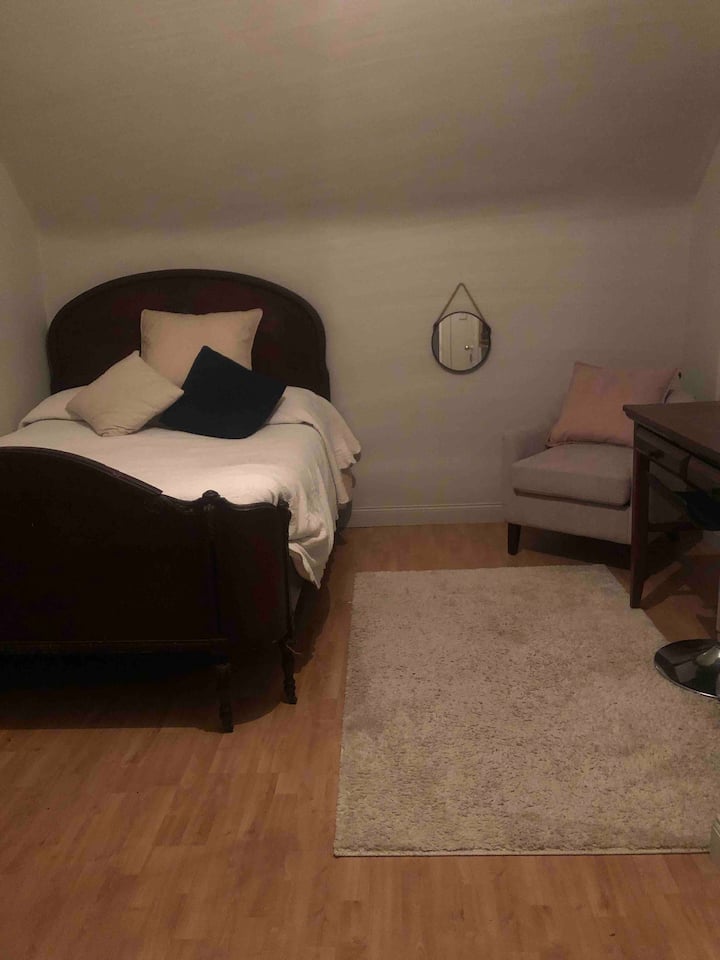 Hotel Luminary Dinner Club•double Room•pets•rhn - Fredericton