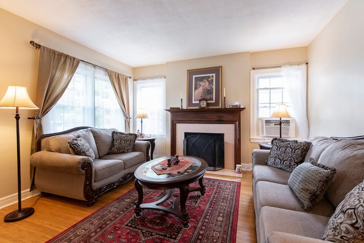 Hot Tub-expo/convention Center*downtown*zoo*derby - Louisville, KY