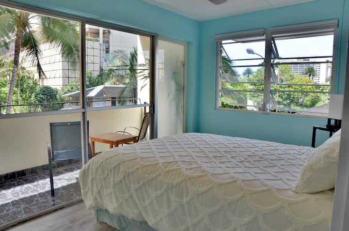 Beach Walk Apartment In The Heart Of Waikiki - Hunananiho, Waimanalo