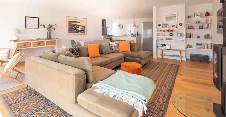 Stunning Beach Front House With Epic Sea Views - Widemouth Bay