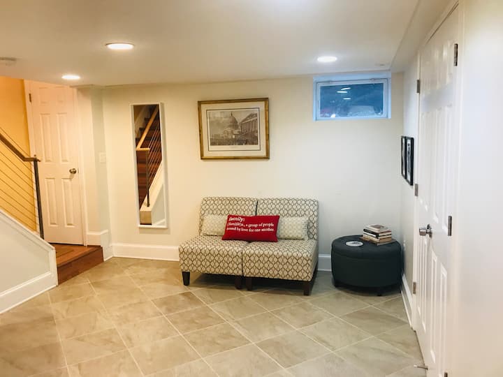 Safe 2bdrm, Dcmall, Metro3blks, Parkfree, Quietnew - Arlington, VA