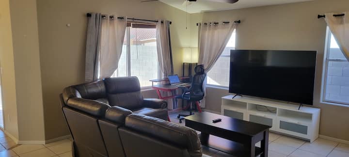 Gated Family-friendly 3 Beds Near Big Event Venues - Phoenix, AZ