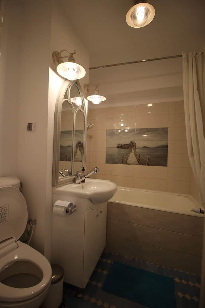 Sunshine 3 Bedrooms Apartment Near Arena Nationala - Bucarest