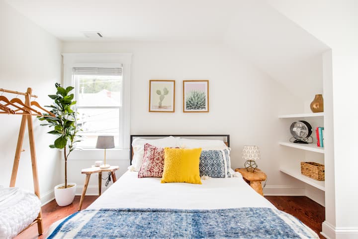 The Old Fourth Flat, A Bohemian Dream Retreat - Atlanta, GA