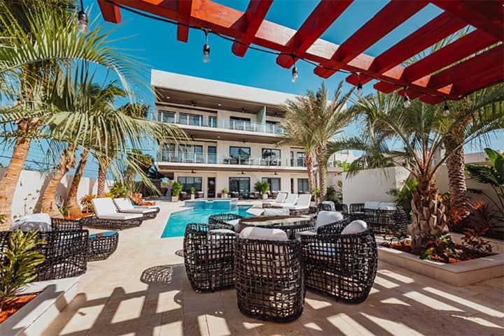 Lux Penthouse, Private Balcony 2br/2.5bth - Aruba