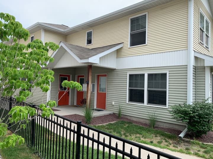 Exquisite Downtown Traverse City Condo! Midtown 2 - Traverse City, MI