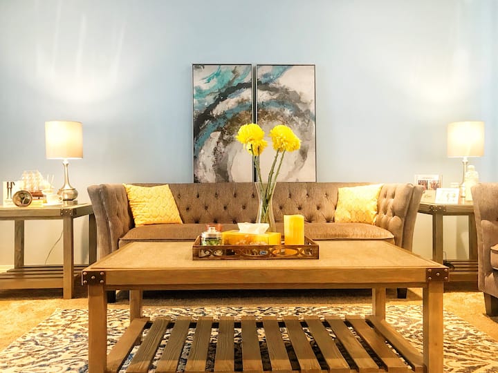 Modern House Minutes Away From Calgary - Airdrie