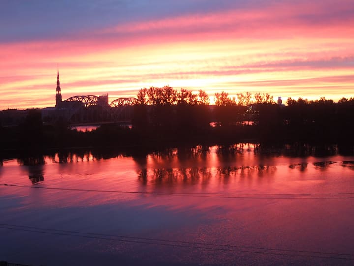 3 Room Apartment With A View Of River Daugava - Riga