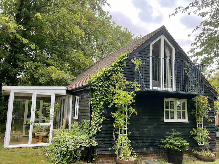 Couples Retreat & Hot Tub ~ Country Views - Maidstone