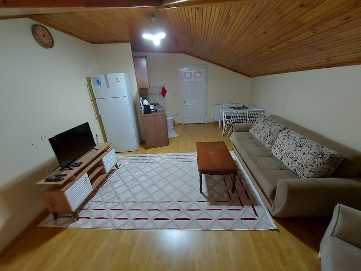 Long Term Rental, Cute Functional Flat W/ Balcony - Ичмелер