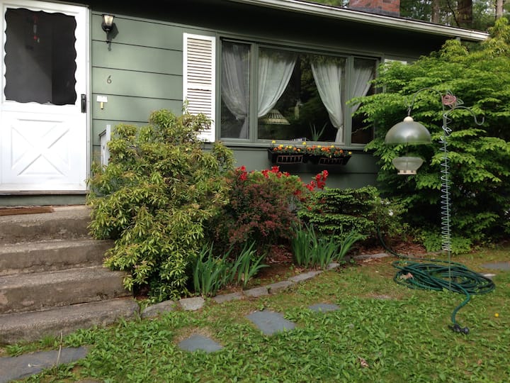 Lower Level Apartment In Private Home Sleeps 5 - Quabbin Reservoir, Belchertown