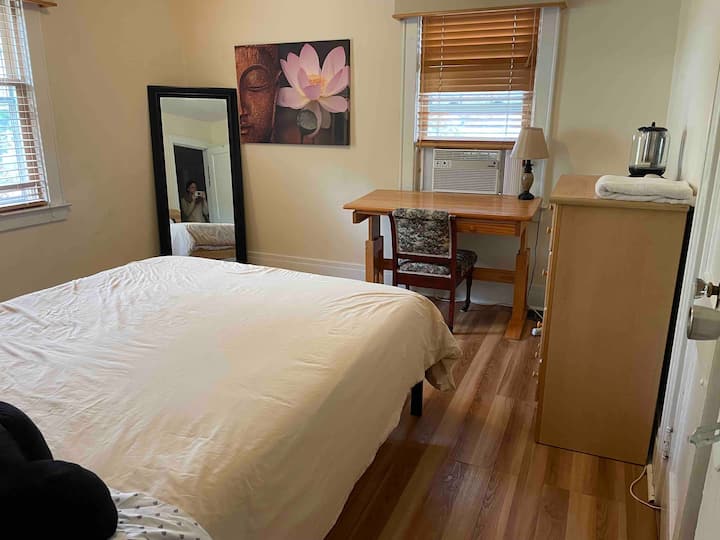 Lovely Room In Meditation Center - Syracuse, NY
