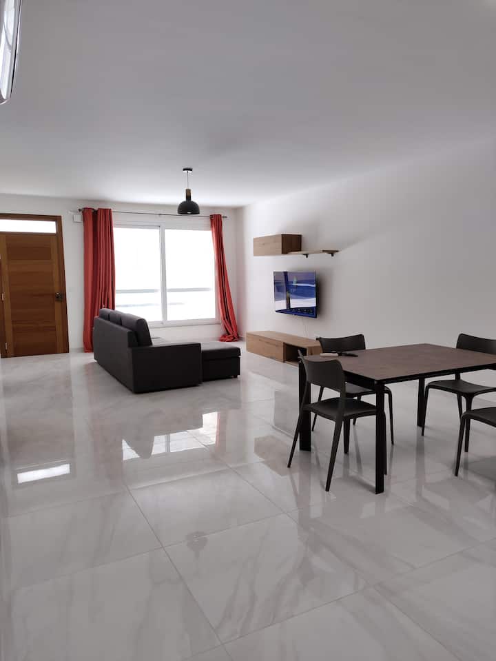 Modern Maisonette In Qawra - Malta