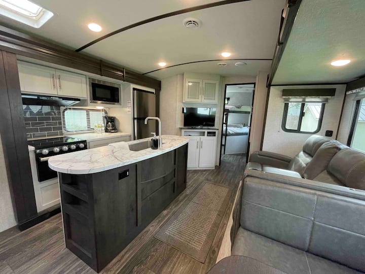 Port Clinton Camper, Kitchen, 2 Bedrooms, Sleeps 4 - Lake Erie, PA