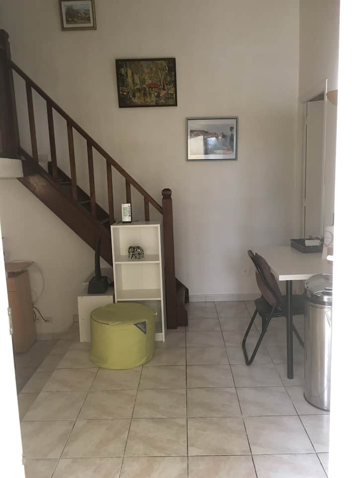 Studio Indépendant à 10 Minutes Des Plages - La Crau