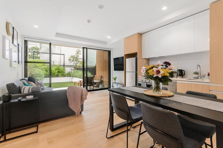 Our Place In Mount Eden - Gion
