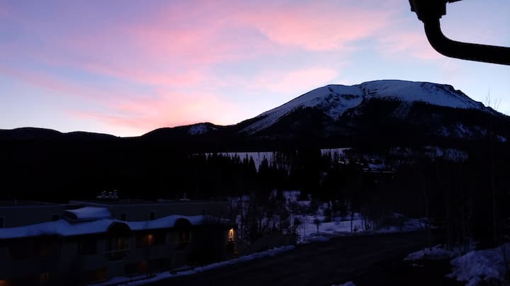 Mountain Motivation

License Number: 
Str20-00003 - Silverthorne, CO