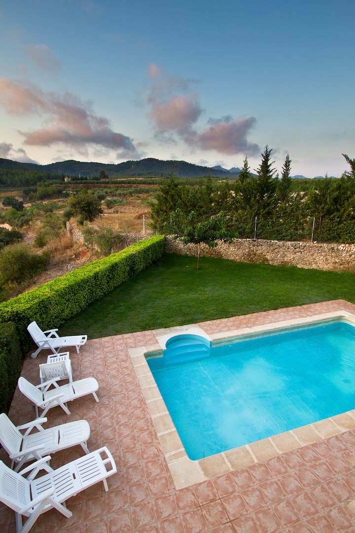 Mas D’alerany: Encant Rural Amb Piscina, 8-15 Pax - Falset