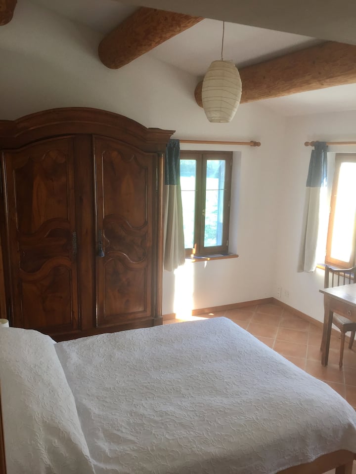 Quiet Comfortable Room With A Great View - Pertuis