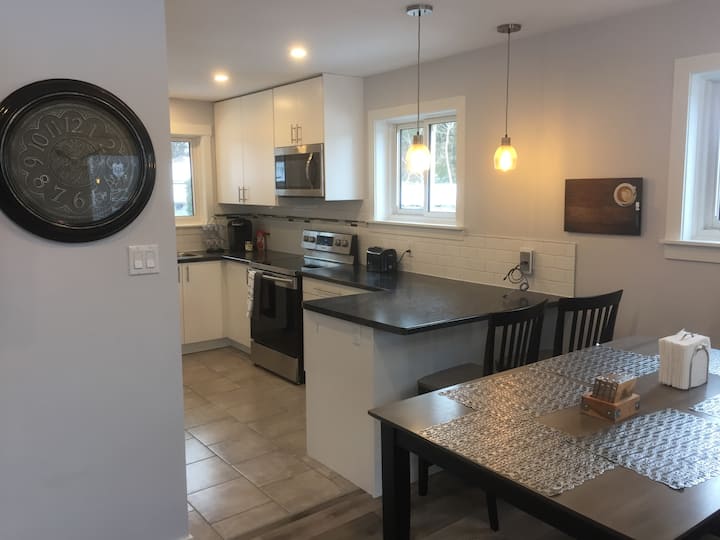 Comfy 4 Bedroom Home Fast Wifi Netflix Parking - London