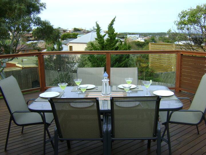 Peaceful & Spacious Ocean Grove Holiday House - Geelong