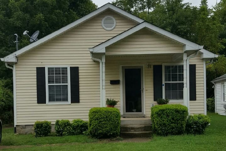 "Little Cute House" Of Nashville - Nashville, TN