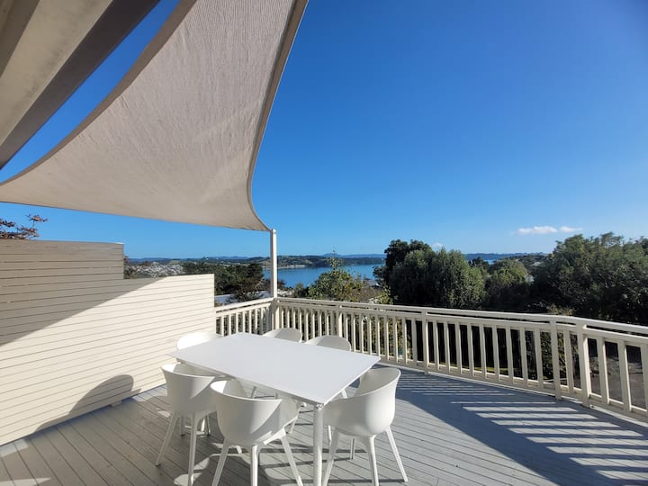 Snells Beach Getaway | Sea Views & Modern Comforts - Snells Beach